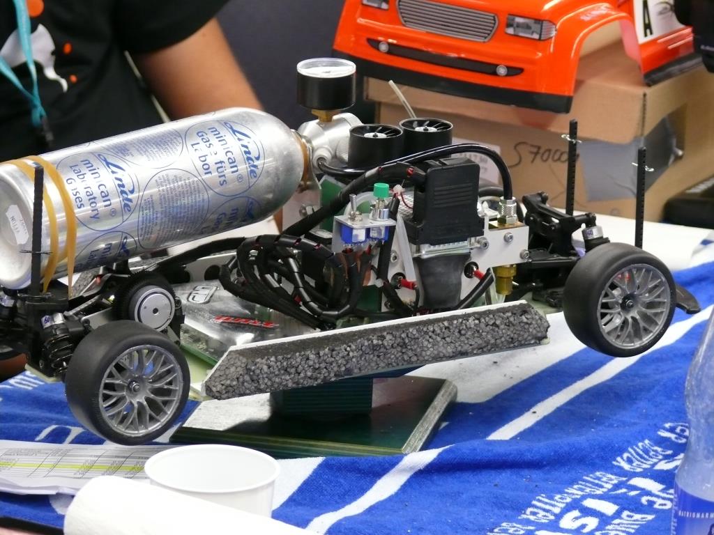 Wasserstoff-Brennstoffzellen RC Cars: Hy-Tech-Challenge.08